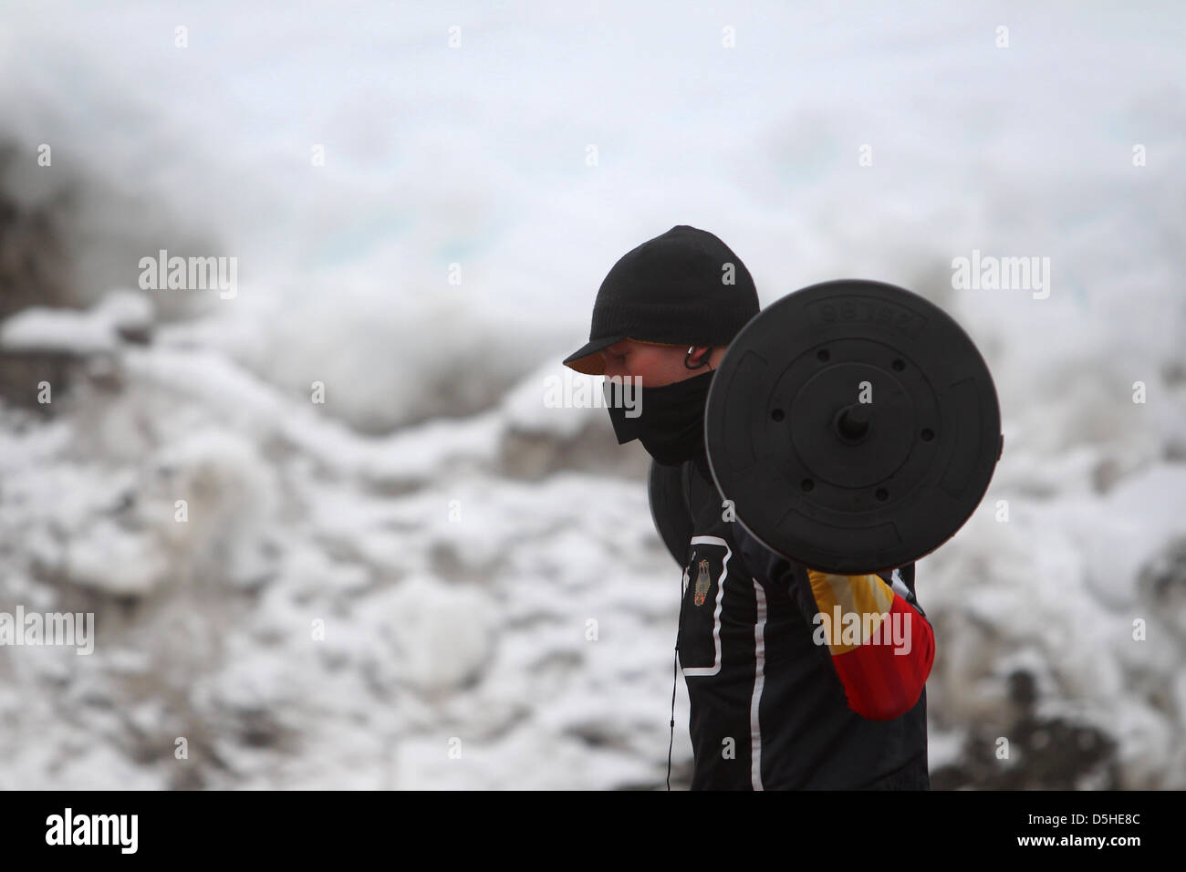 David Moeller of Germany is warming up before the first run of the men ...