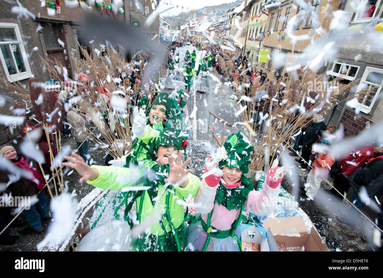 Confetti flies in air hi-res stock photography and images - Alamy