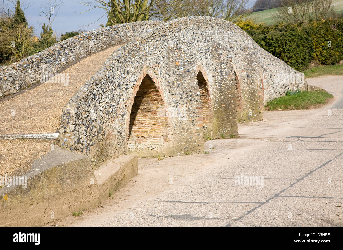 Medieval packhorse bridge at Moulton, Suffolk, England Stock Photo - Alamy