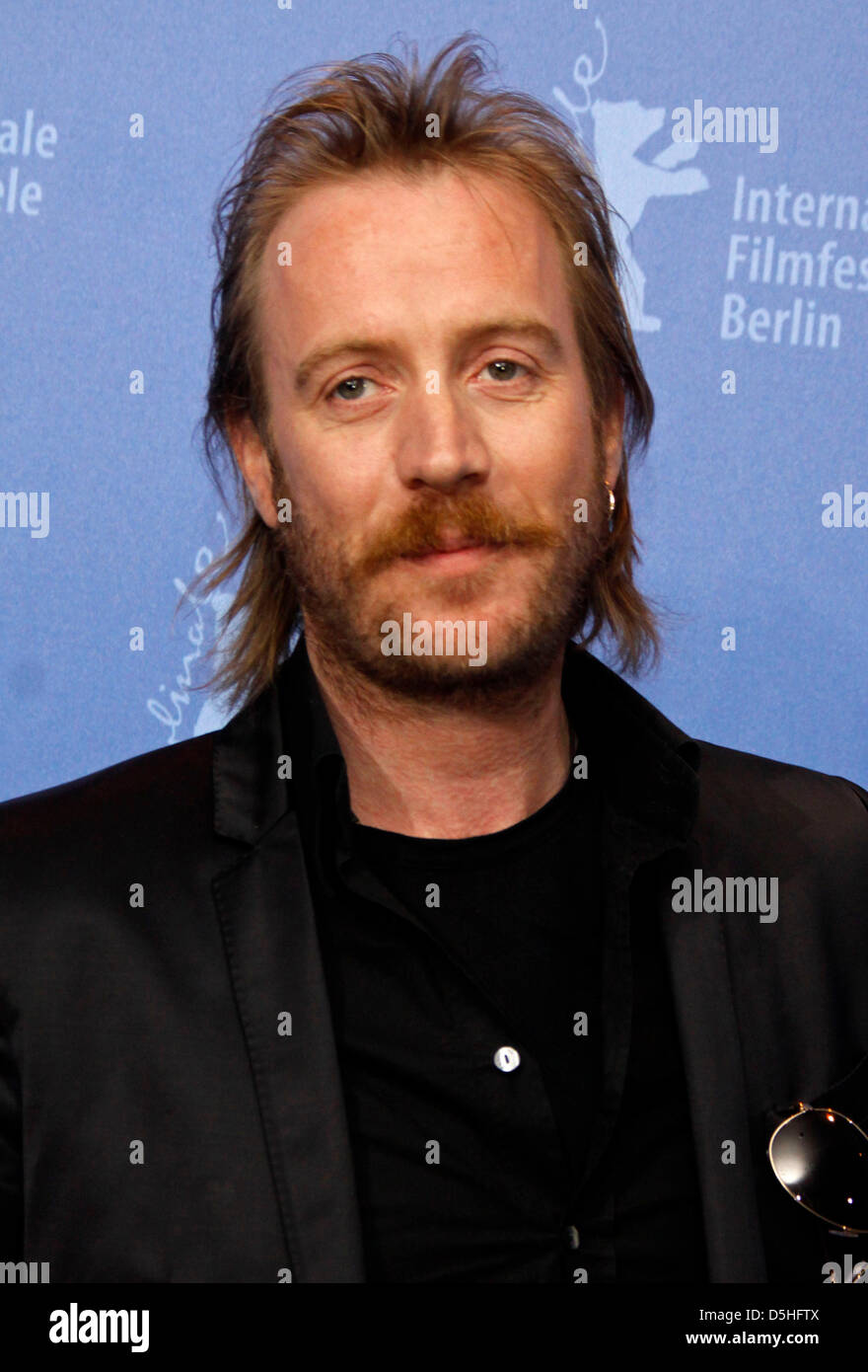 Actor rhys ifans hi-res stock photography and images - Alamy