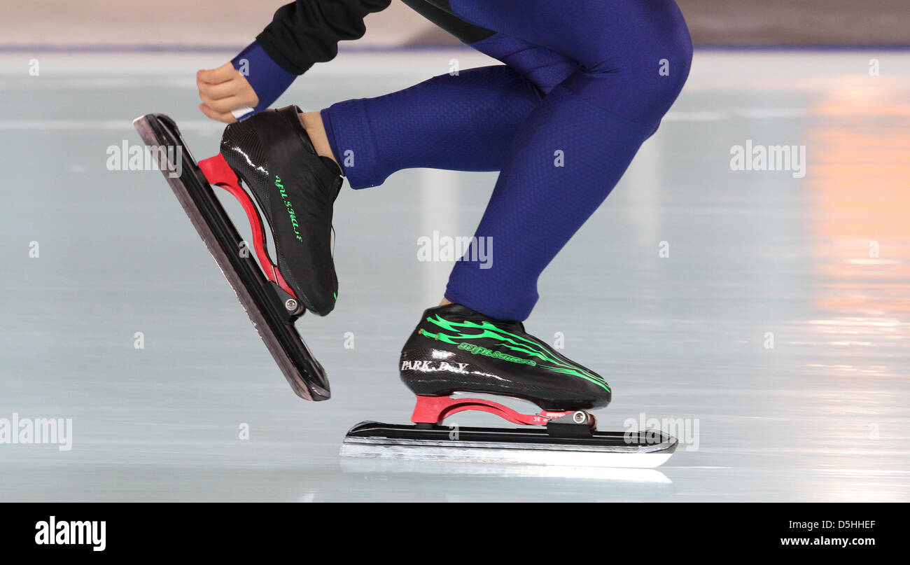 Speedskates are seen during the Speed Skating women's 3000 m in the ...