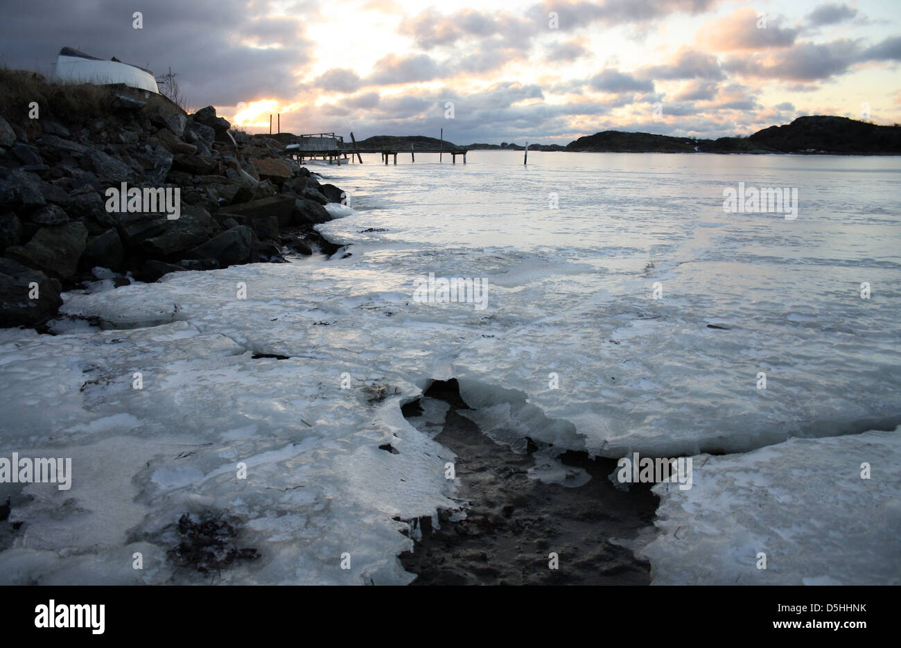 The frozen sea surrounding an island near Gothenburg Stock Photo - Alamy