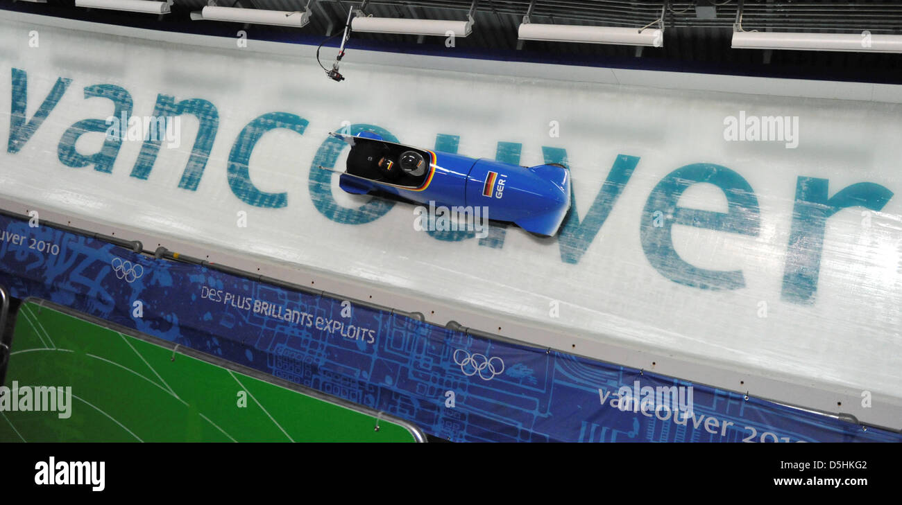 Bob Germany 1 with Andre Lange and Kevin Kuske takes a curve during ...