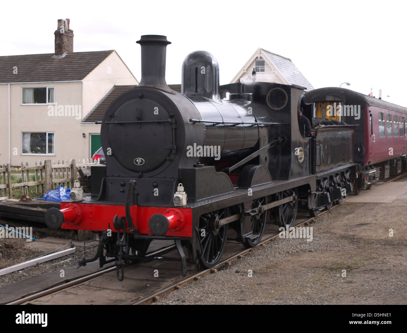 Steam loco and vintage BR mK 1 coaches on route to North Thoresby from ...