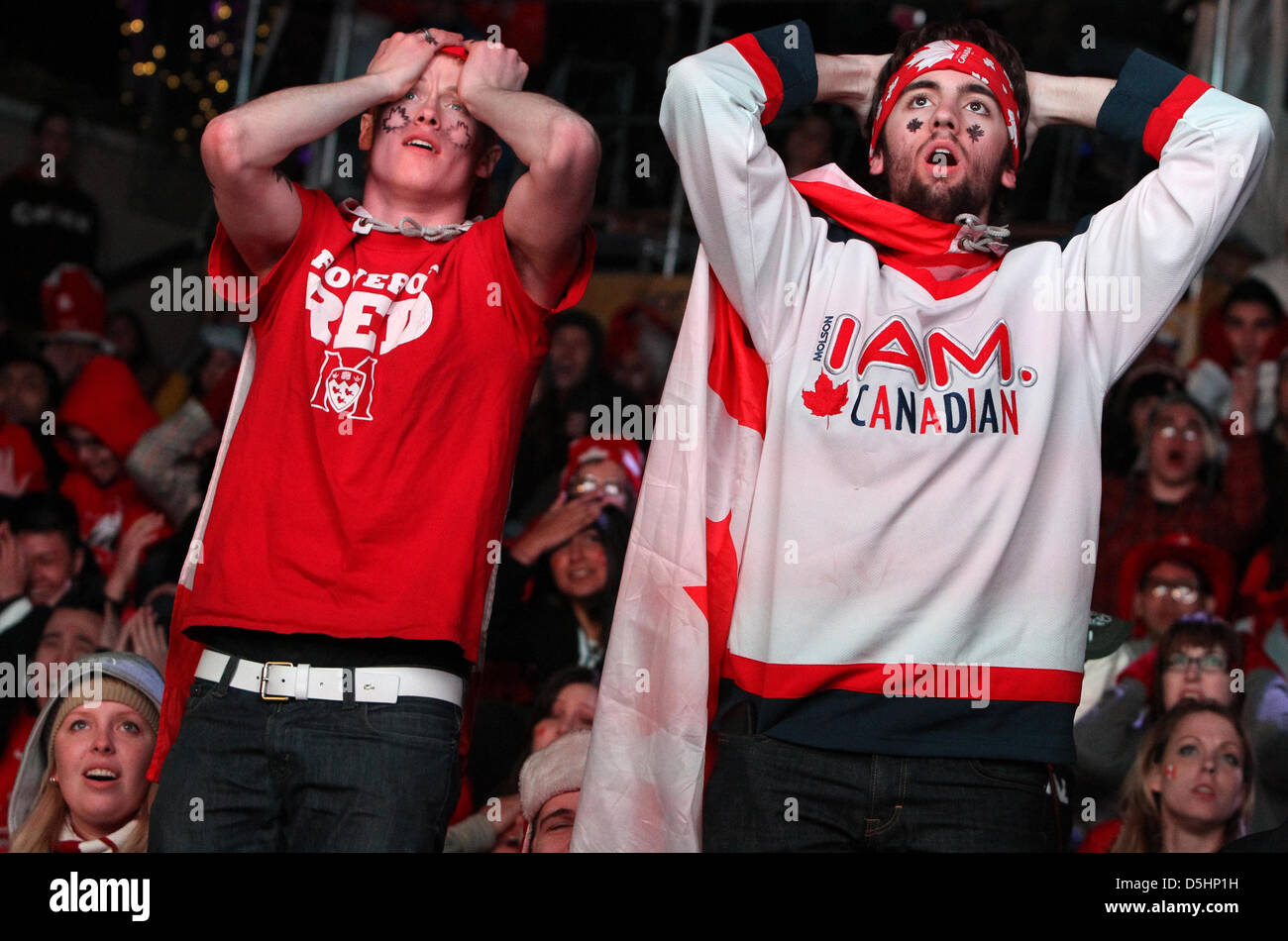 Canadian hockey fans hi-res stock photography and images - Alamy