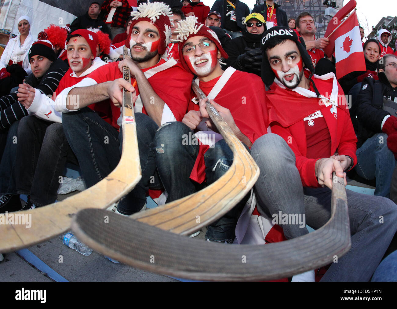 Canadian hockey fans hi-res stock photography and images - Alamy