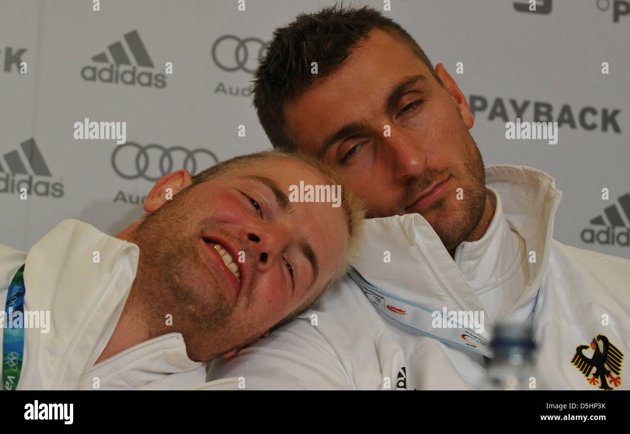 Andre Lange (L) and Kevin Kuske of Germany are seen in the "Deutsches ...