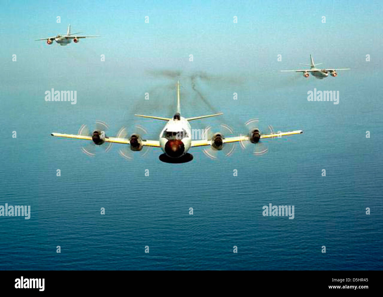 3 plane formation hi-res stock photography and images - Alamy