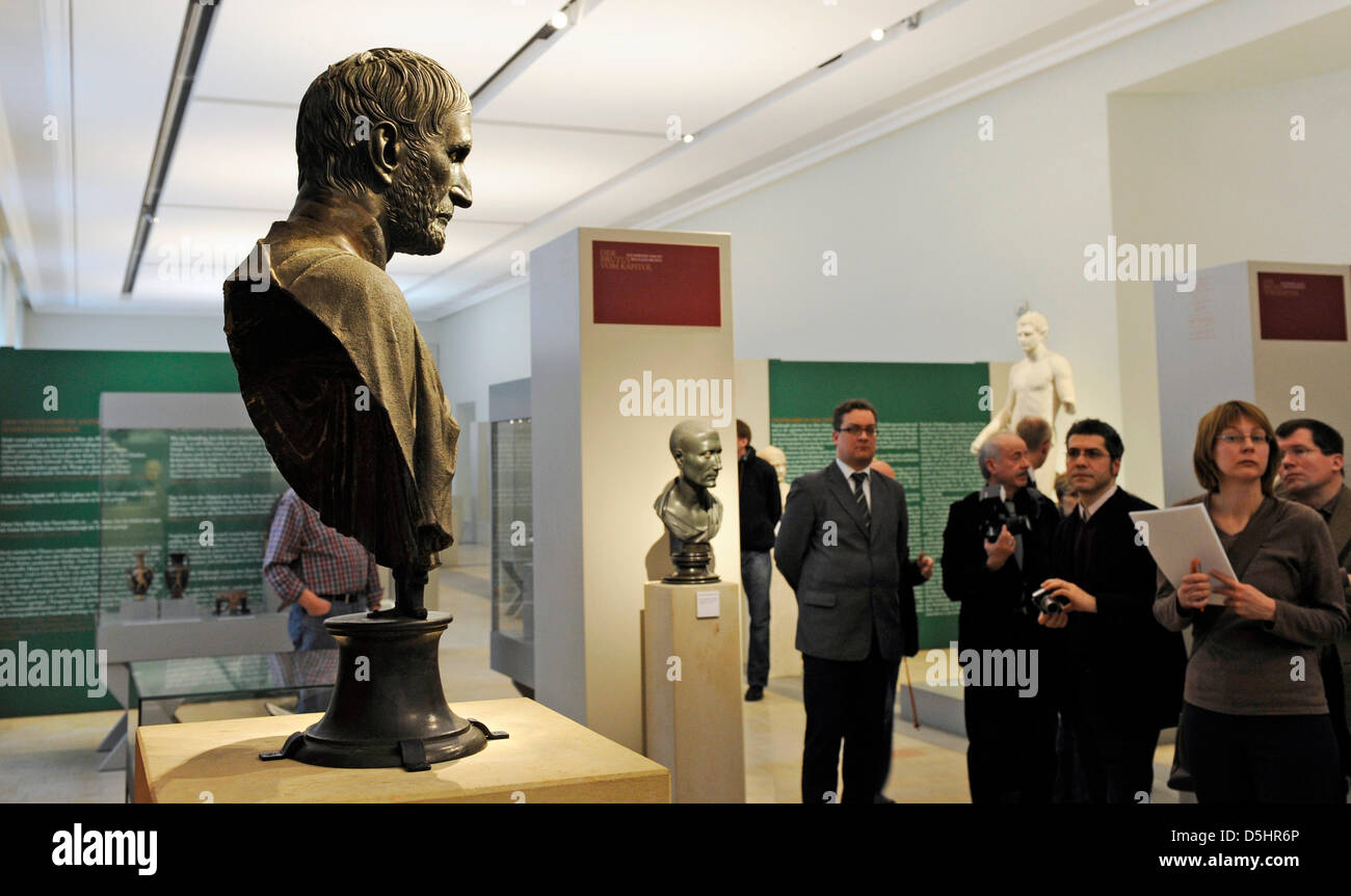 Bronze Busts High Resolution Stock Photography and Images - Alamy