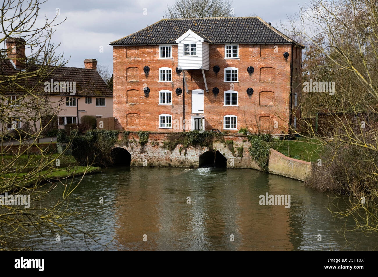 Watermill on the River Gipping at Sproughton, Suffolk, England Stock ...