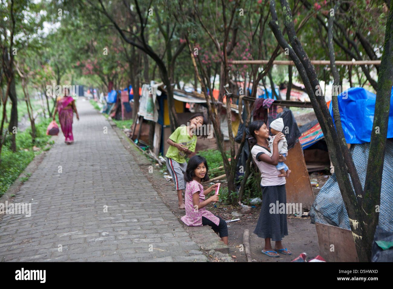 Slum girls hi-res stock photography and images - Alamy