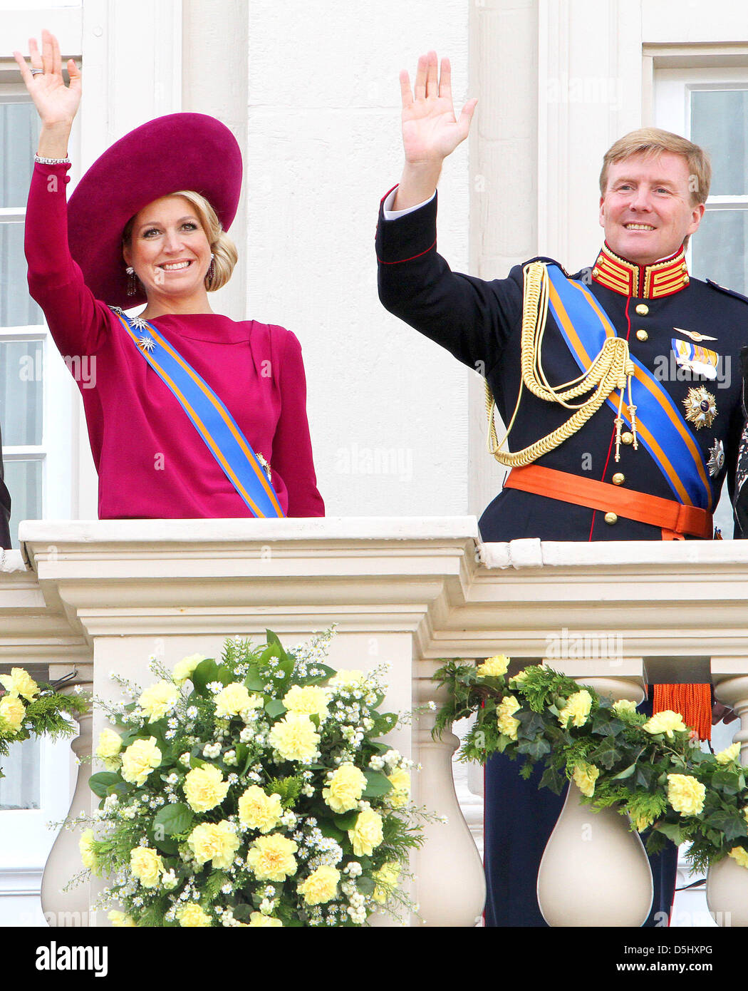 Dutch Crown Prince Willem-Alexander and Crown Princess Maxima wave from ...
