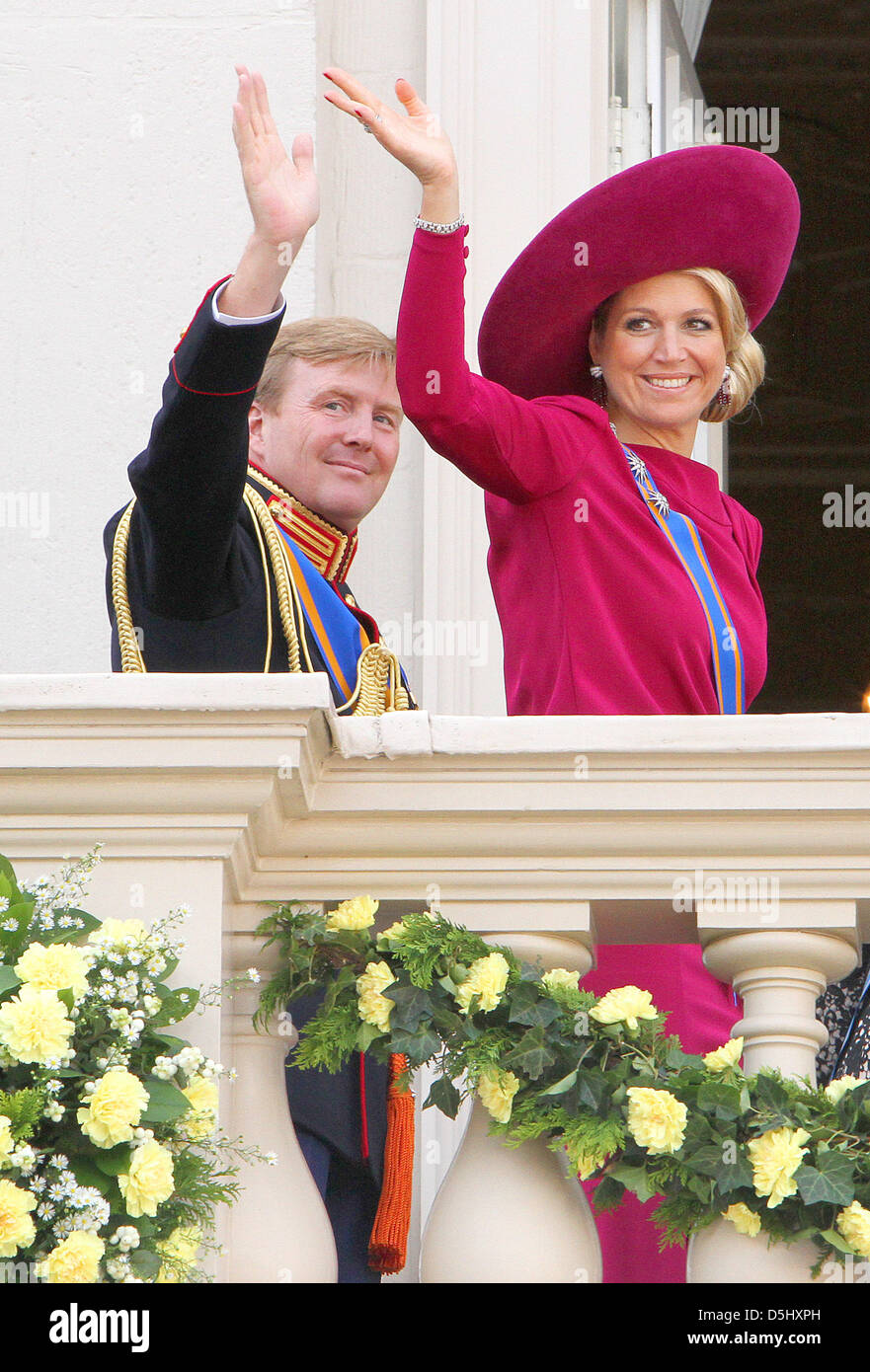 Dutch Crown Prince Willem-Alexander and Crown Princess Maxima wave from ...