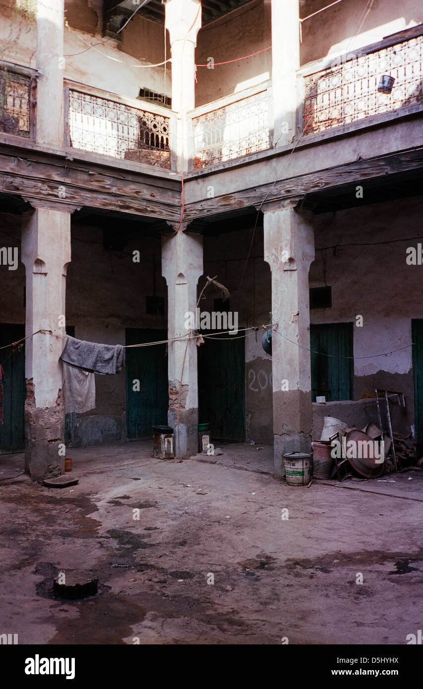Communal balcony hi-res stock photography and images - Alamy