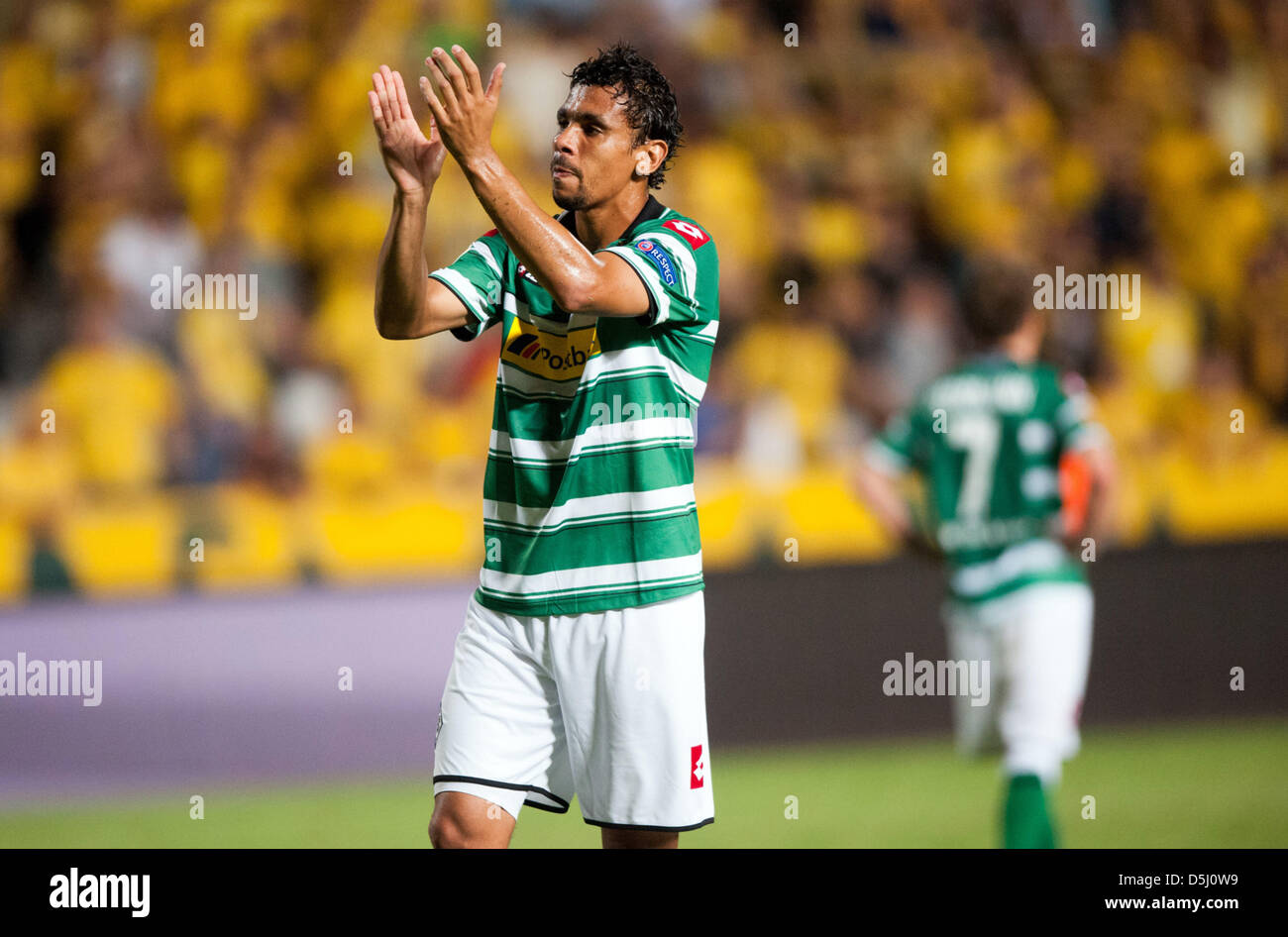 Igor de Camargo of Moenchengladbach applauds the fans after the UEFA ...