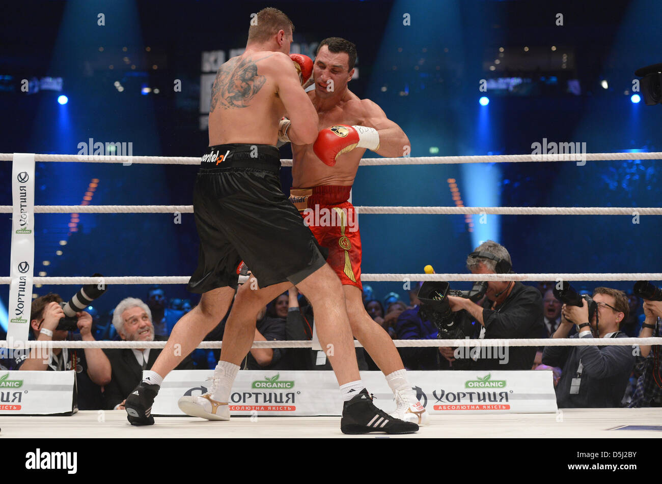 Current wbo heavyweight champion hi-res stock photography and images ...