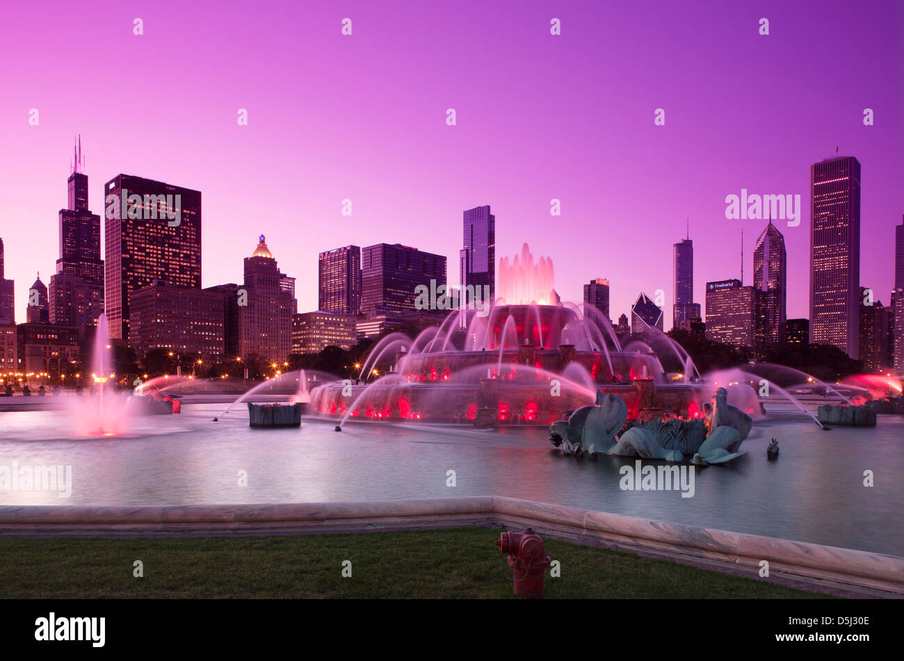 BUCKINGHAM FOUNTAIN (©EDWARD BENNETT / MARCEL LOYAU 1927) GRANT PARK ...