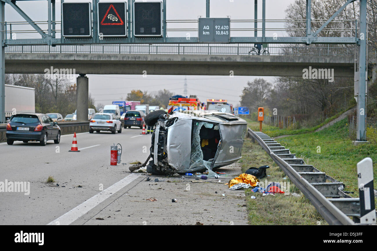 Car accident on highway autobahn hi-res stock photography and images ...
