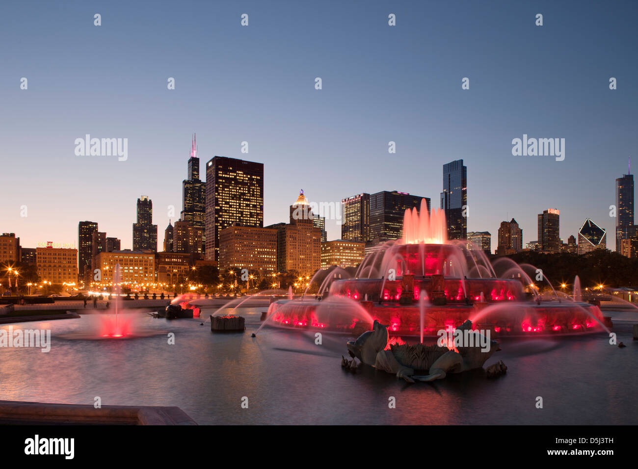 BUCKINGHAM FOUNTAIN (©EDWARD BENNETT / MARCEL LOYAU 1927) GRANT PARK ...