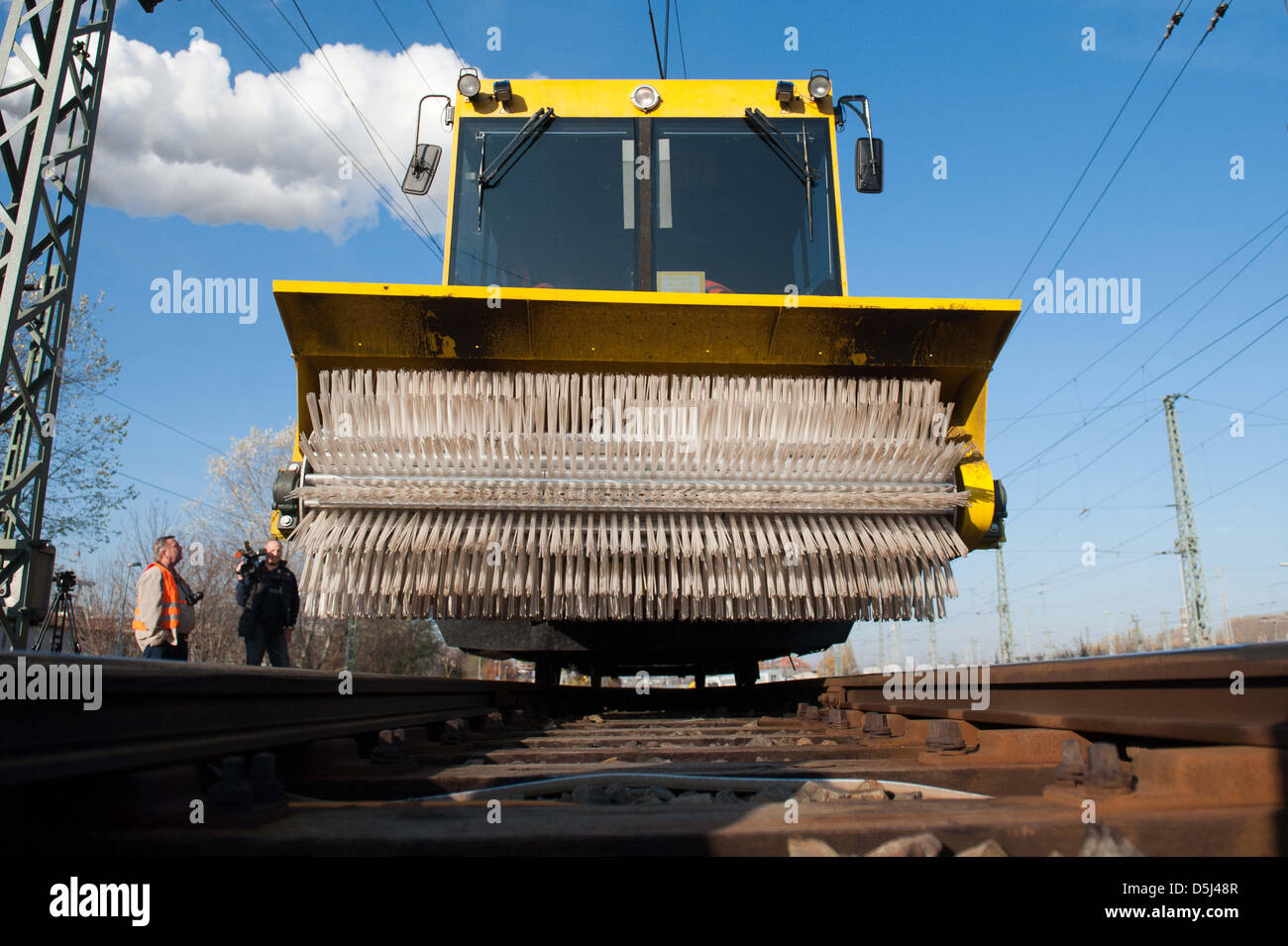 A rail vehicle with snow clearing equipment is presented in Berlin ...