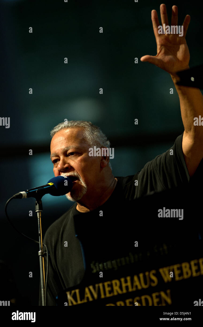 Joe sample hi-res stock photography and images - Alamy