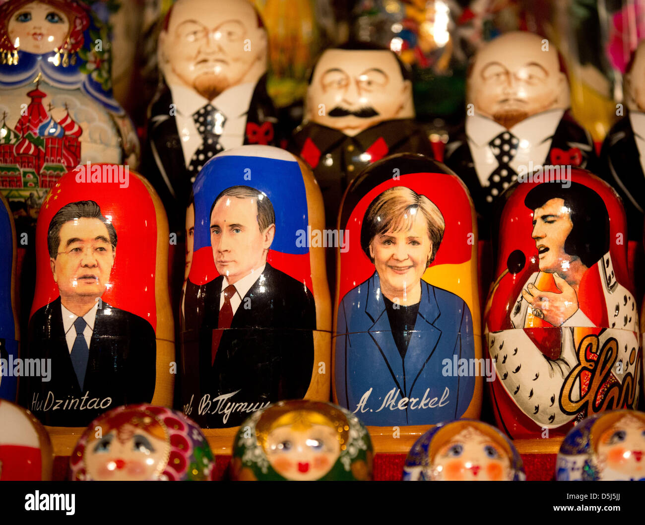 Russian President Vladimir Putin (2-L-R) and German Chancellor Merkel ...