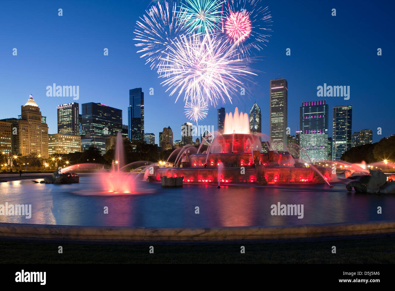 BUCKINGHAM FOUNTAIN (©EDWARD BENNETT / MARCEL LOYAU 1927) GRANT PARK ...