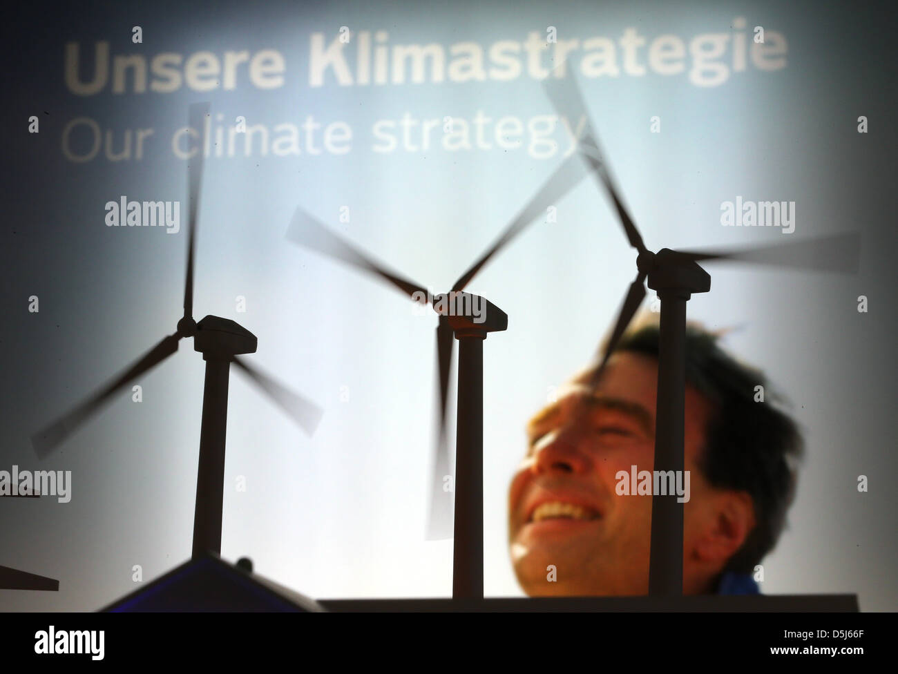 Raise the wind hi-res stock photography and images - Alamy