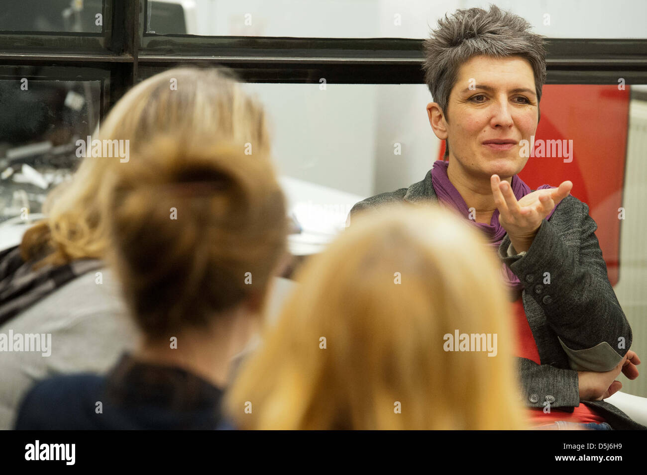 Ines Pohl, Chefredakteurin der "taz", leitet am 16.12.2012 in Berlin ...