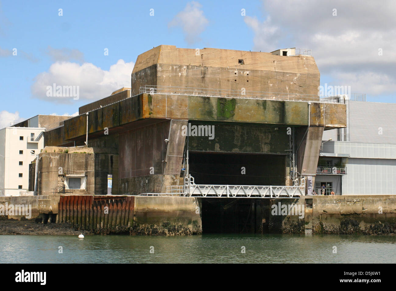 (FILE) An archive photo dated 07 August 2009 shows the submarine dock ...