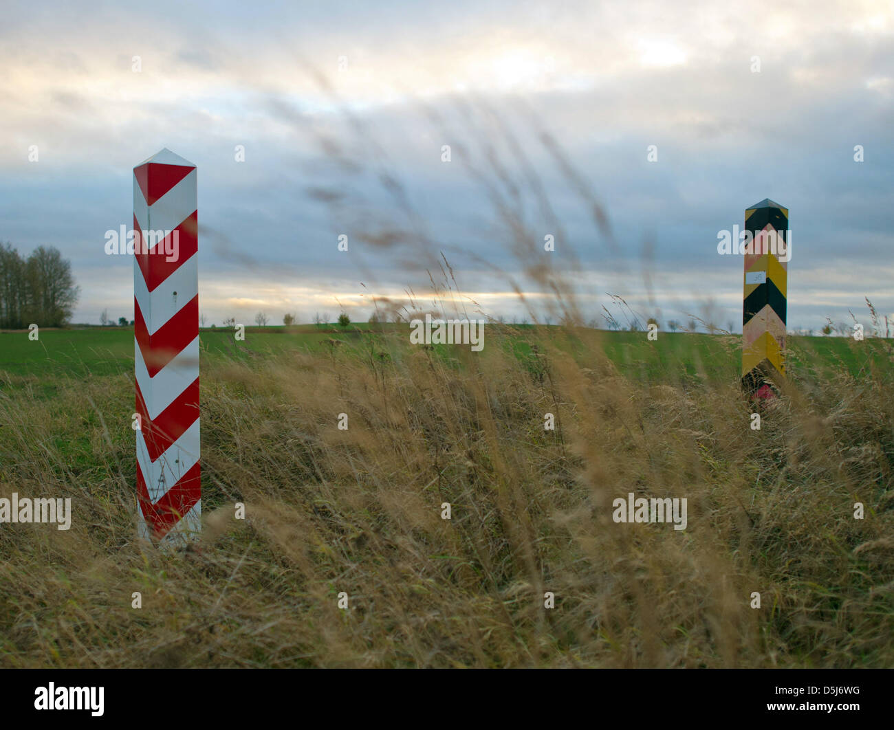 A German and a Polish border post stand in the Uckermark in Rosow ...