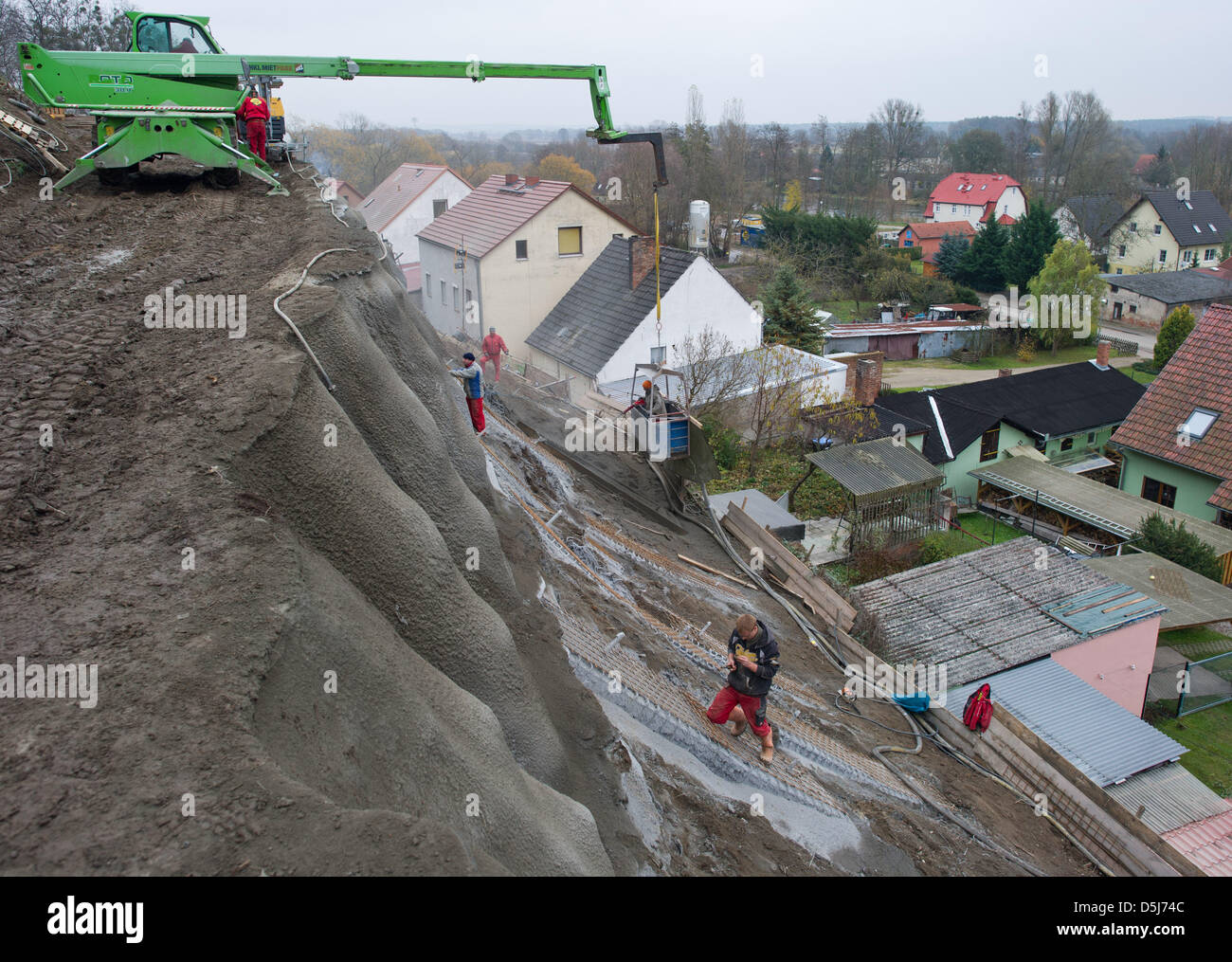 Workers of the company Hoch und Tief-Bau Imst GmbH from Austria secure ...