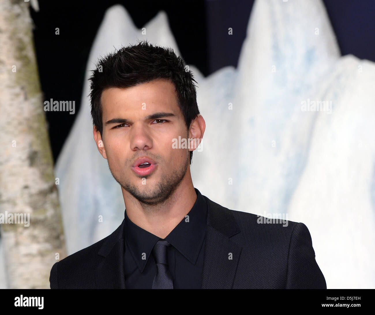 US actor Taylor Lautner arrives at the German premiere of vampire movie ...