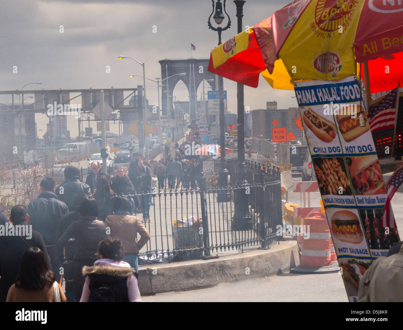 Brooklyn bridge road signs new hi-res stock photography and images - Alamy