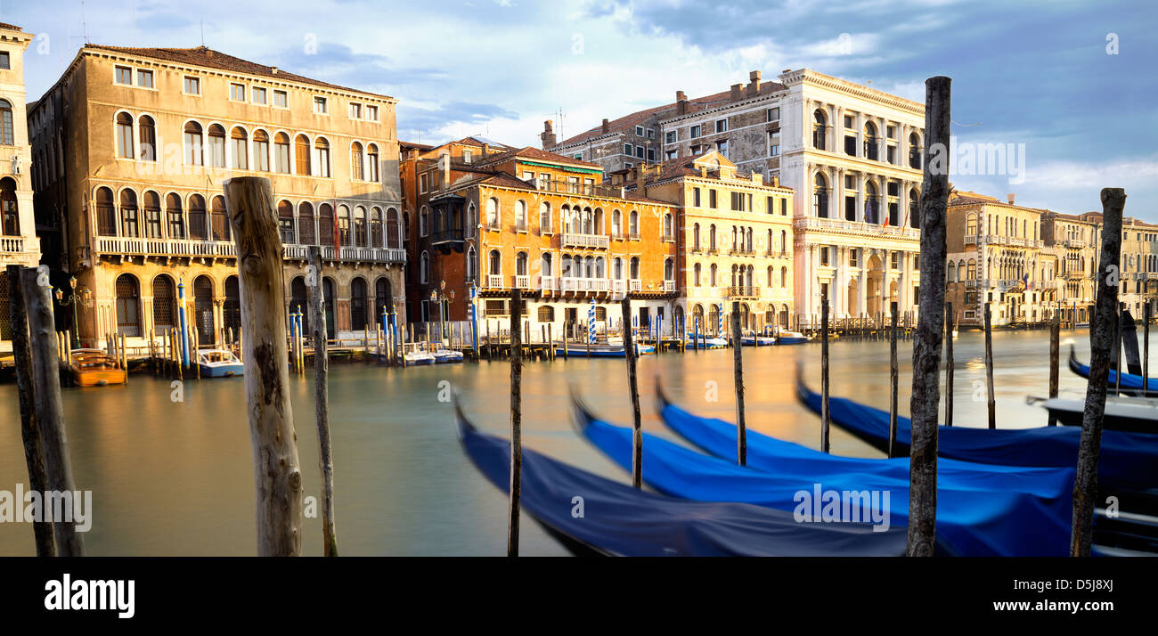 Venice water street hi-res stock photography and images - Alamy