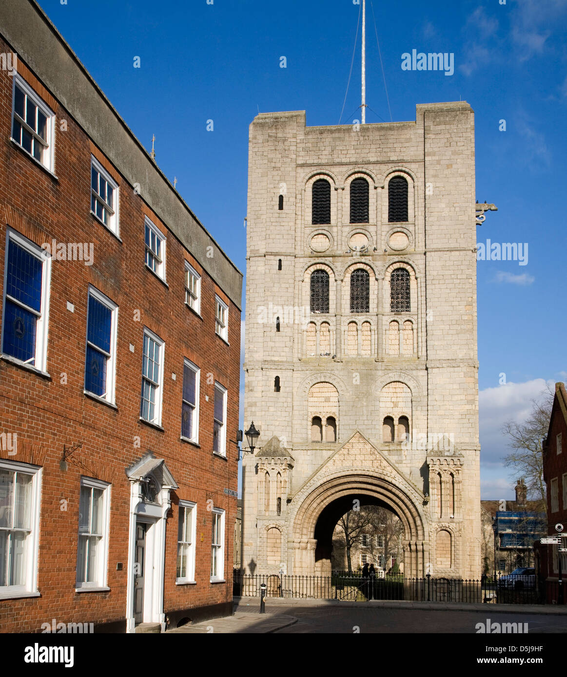 Norman gatehouse tower bury st edmunds hi-res stock photography and ...