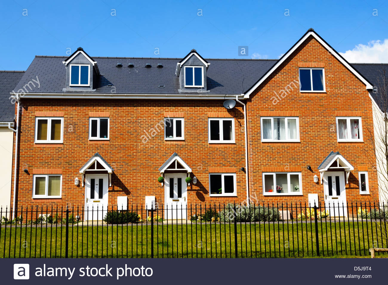 Terraced Houses Uk Brick Stock Photos & Terraced Houses Uk Brick Stock ...