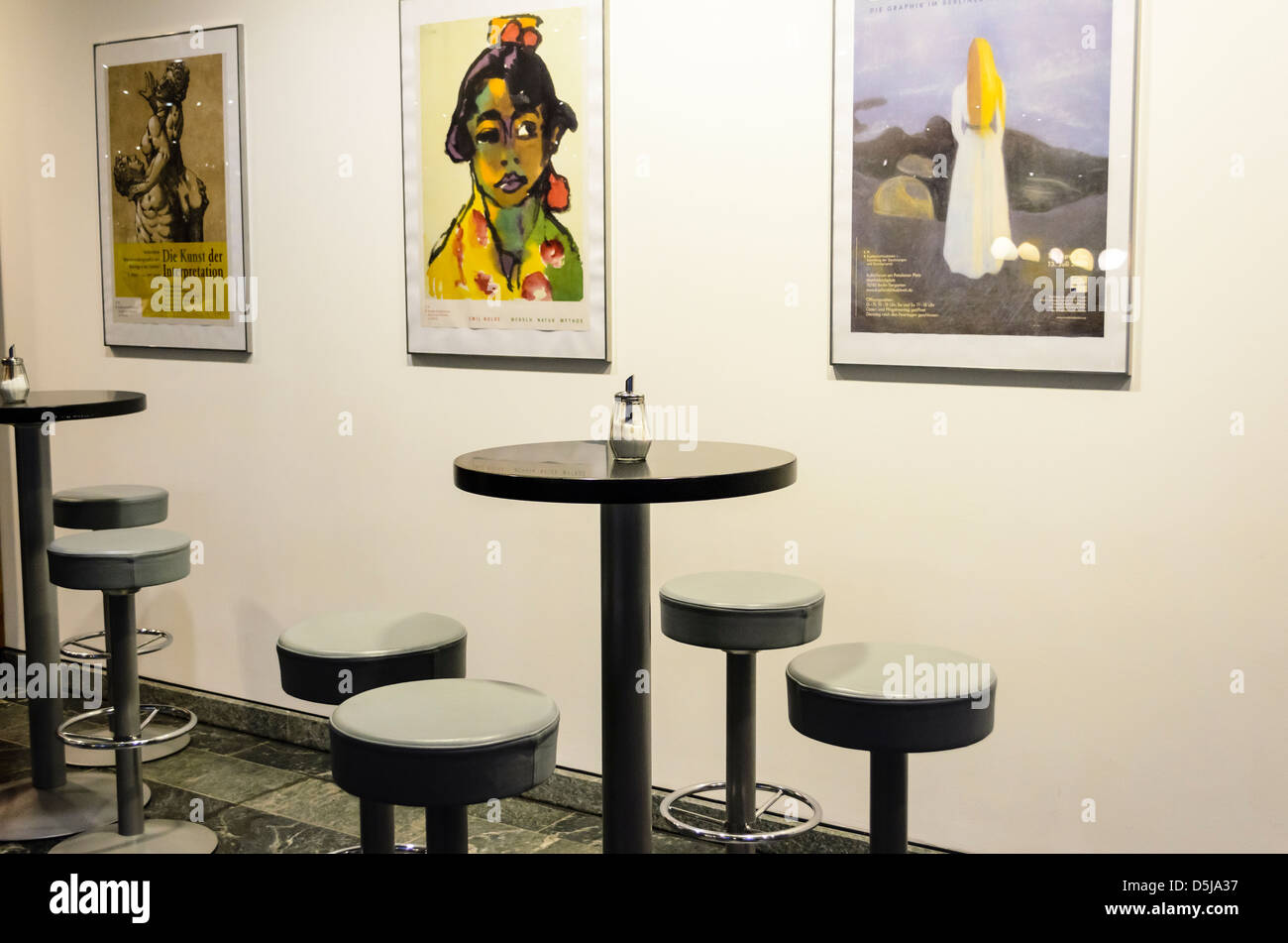 Bar stools historical hi-res stock photography and images - Alamy