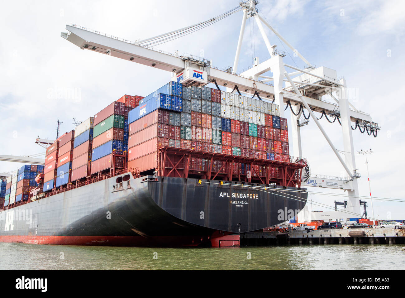 Container ship crane hi-res stock photography and images - Alamy