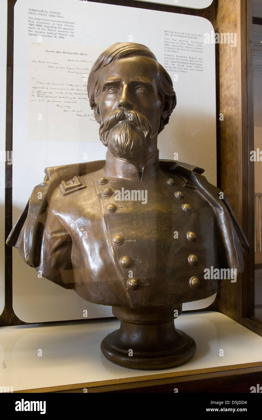 Santa Fe: Palace of the Governors / bust of Lew Wallace Stock Photo - Alamy