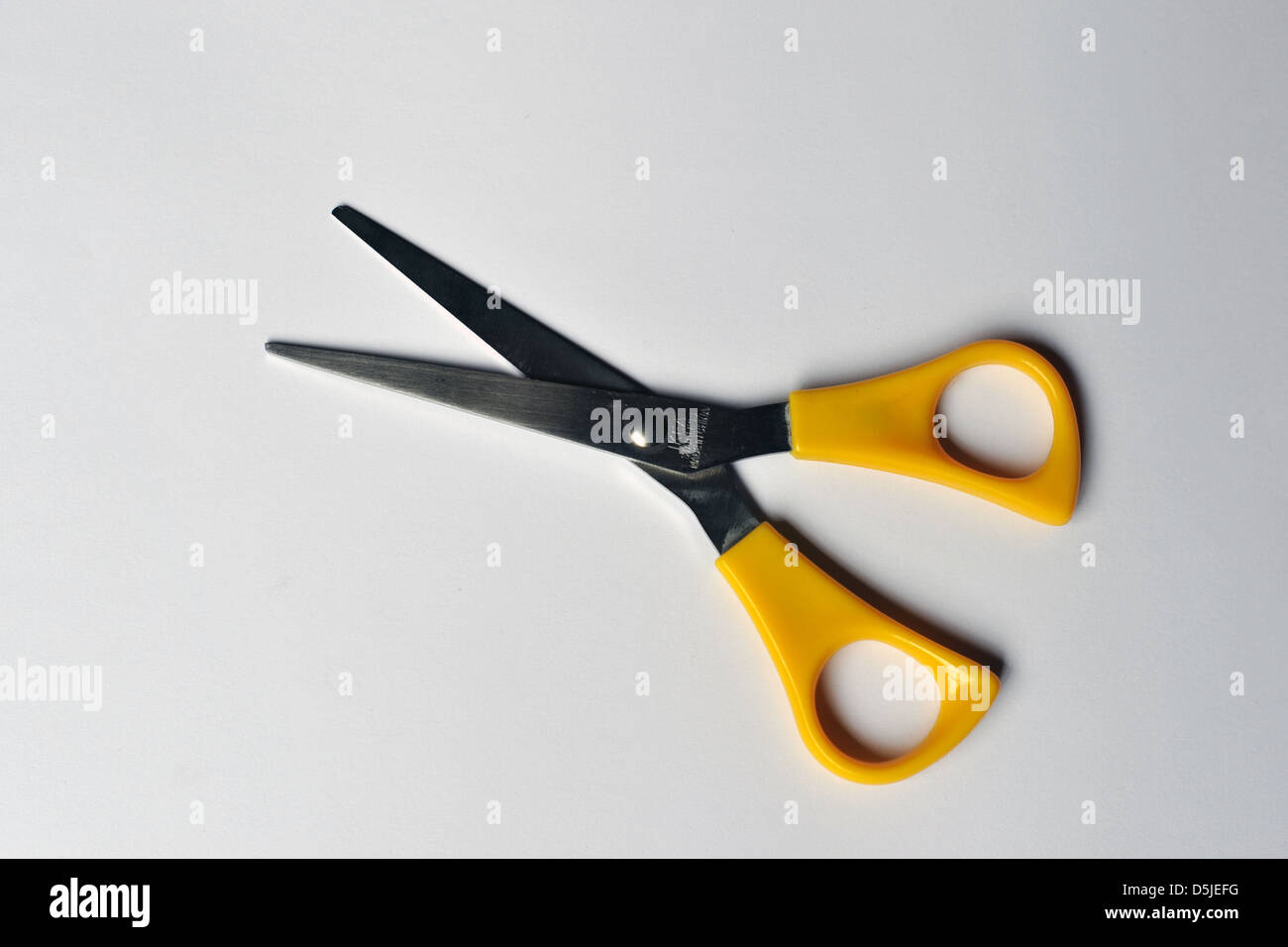 Images of yellow handled household scissors Stock Photo - Alamy