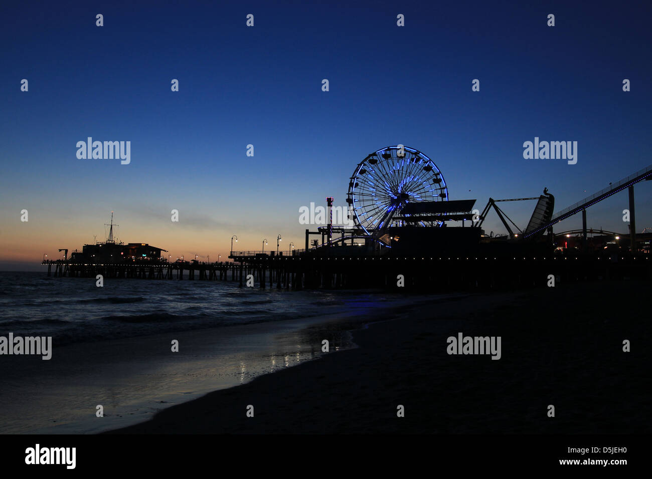 Santa Monica's Solar Powered LED Ferris Wheel Stock Photo - Alamy