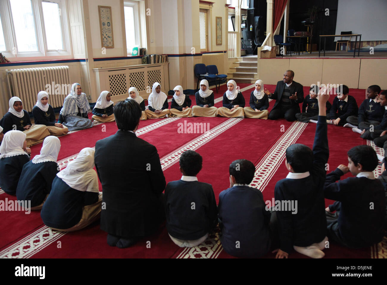 Muslim school uniform hi-res stock photography and images - Alamy