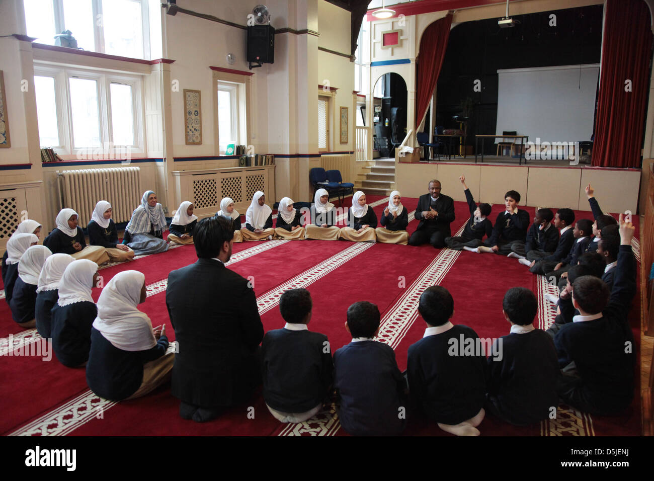 Muslim girls in school uniform hi-res stock photography and images - Alamy