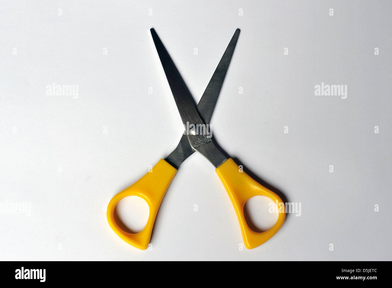 Images of yellow handled household scissors Stock Photo - Alamy