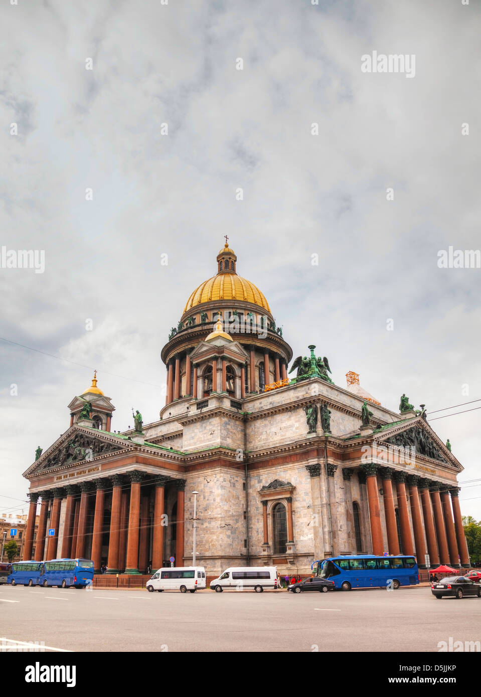 Saint Isaac's Cathedral (Isaakievskiy Sobor) in Saint Petersburg ...