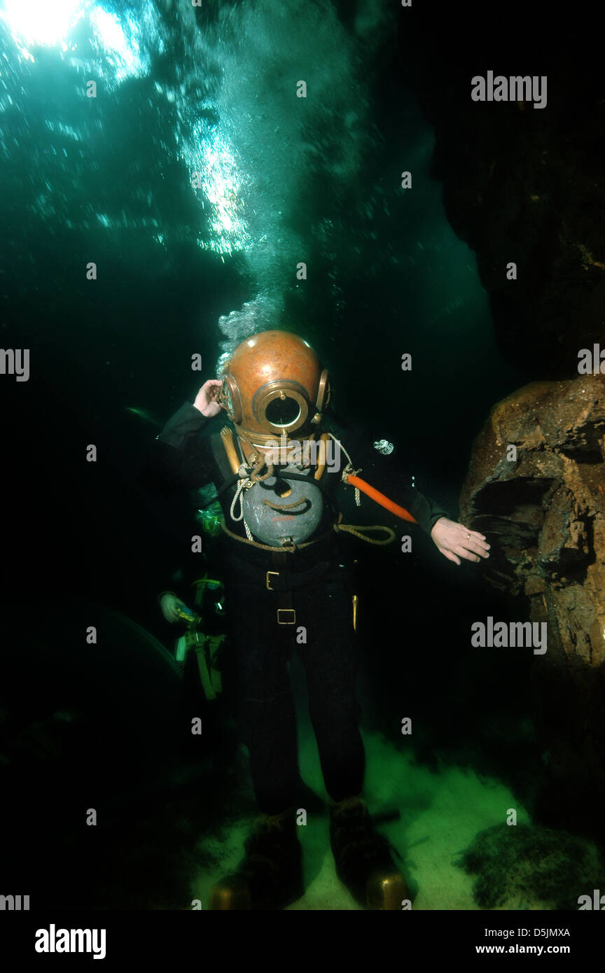 Old Diver underwater Stock Photo - Alamy