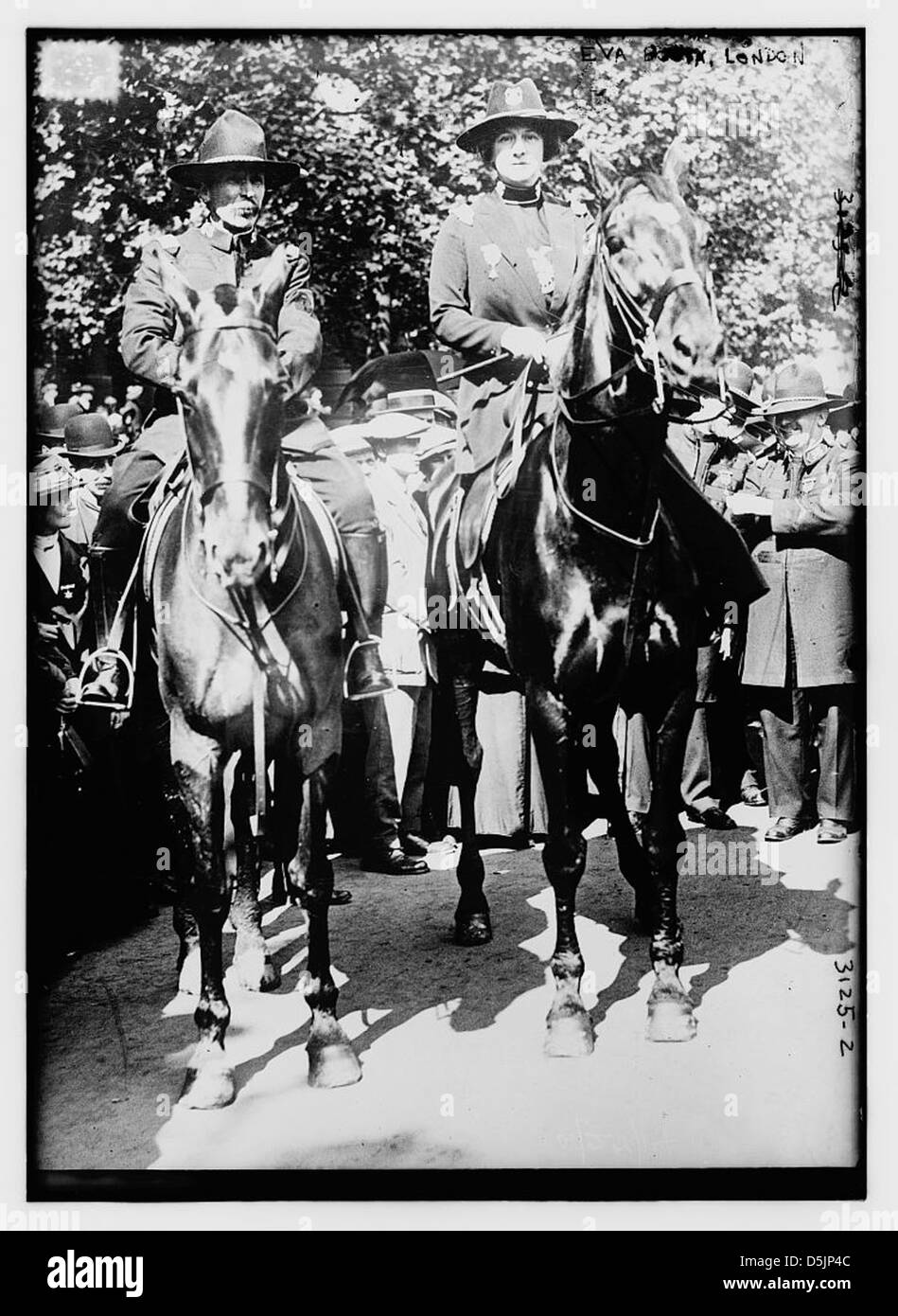 Vintage salvation army hi-res stock photography and images - Alamy