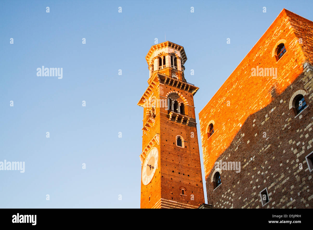 Torre dei Lamberti (Lamberti Tower Stock Photo - Alamy