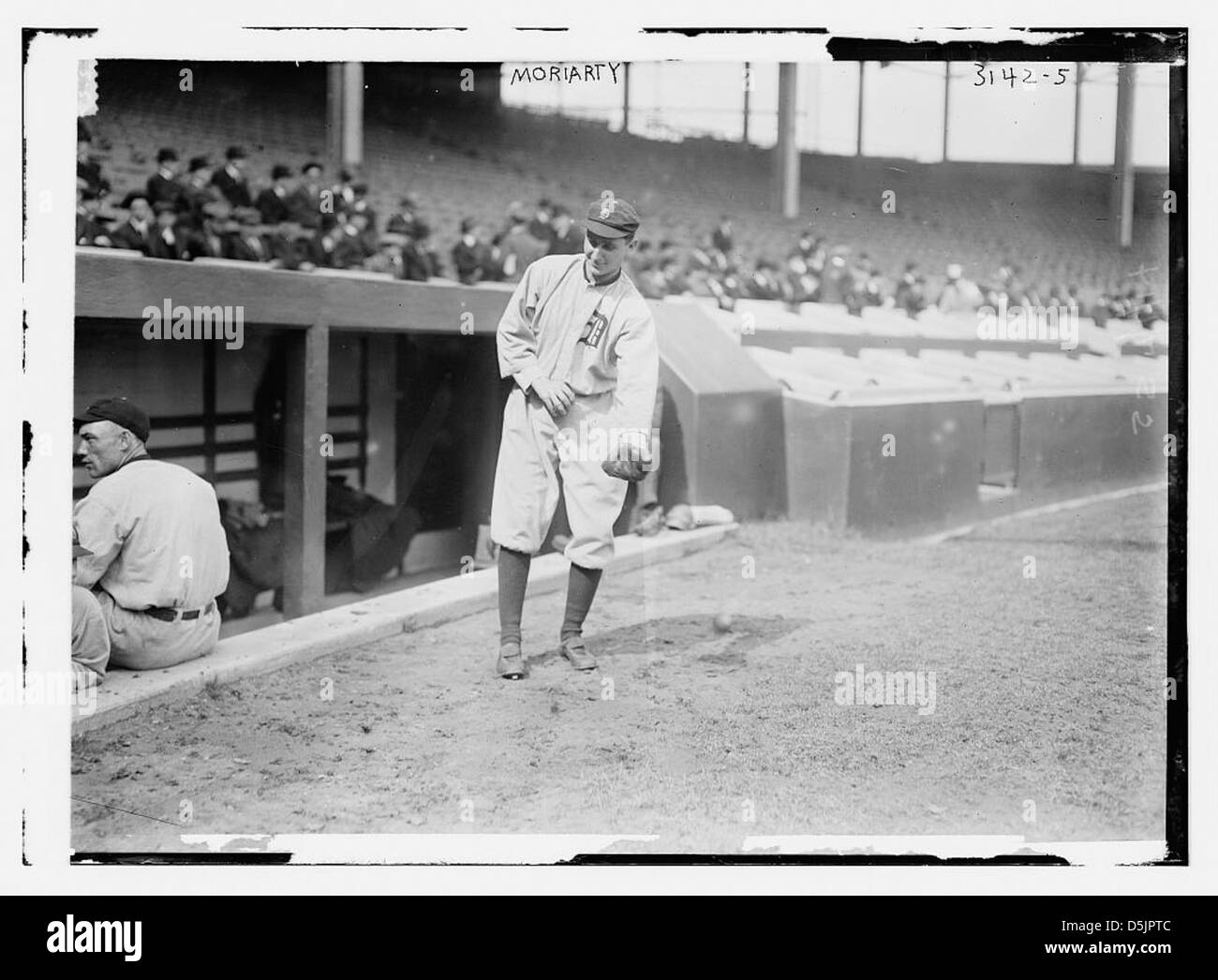 A photograph of George 'Hooks' Dauss, a pitcher for the Detroit Tigers ...